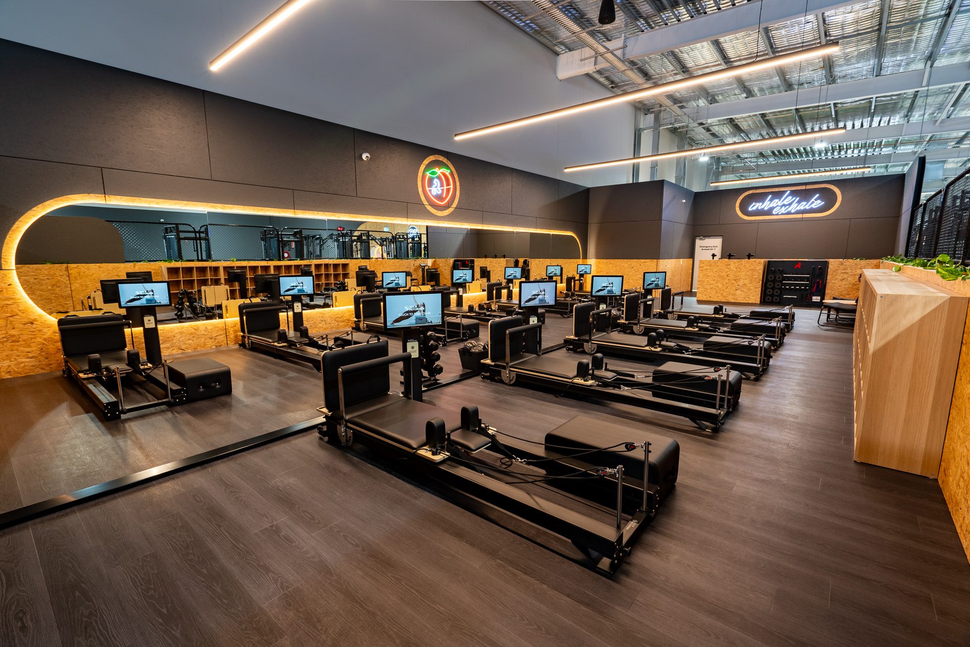 Got a mate? Get 2 weeks free! | Revo Fitness